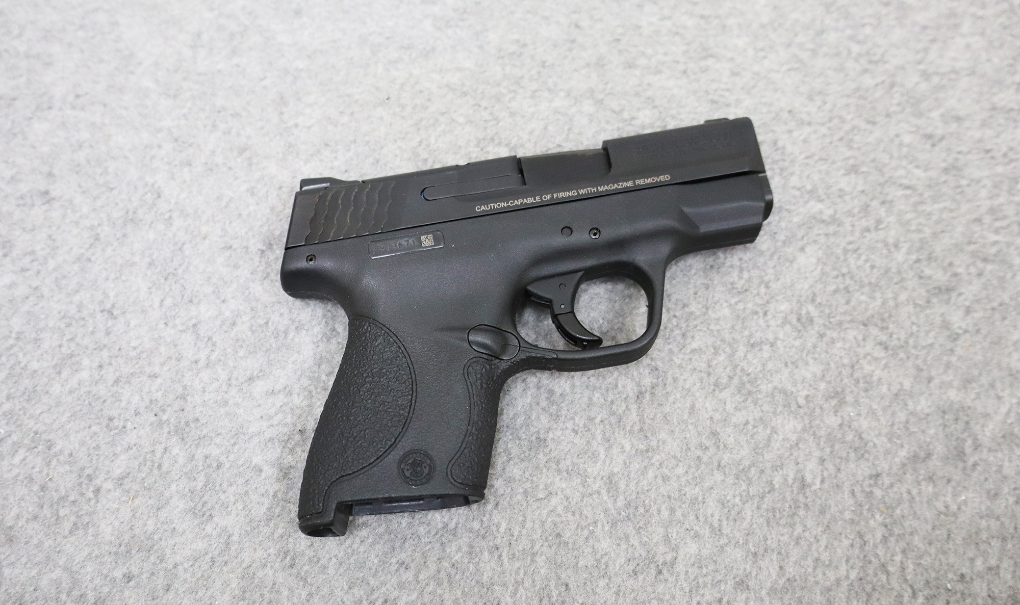 Smith and Wesson ~ Model M&P 40 Shield ~ 40 Smith and Wesson | Bass Pro ...